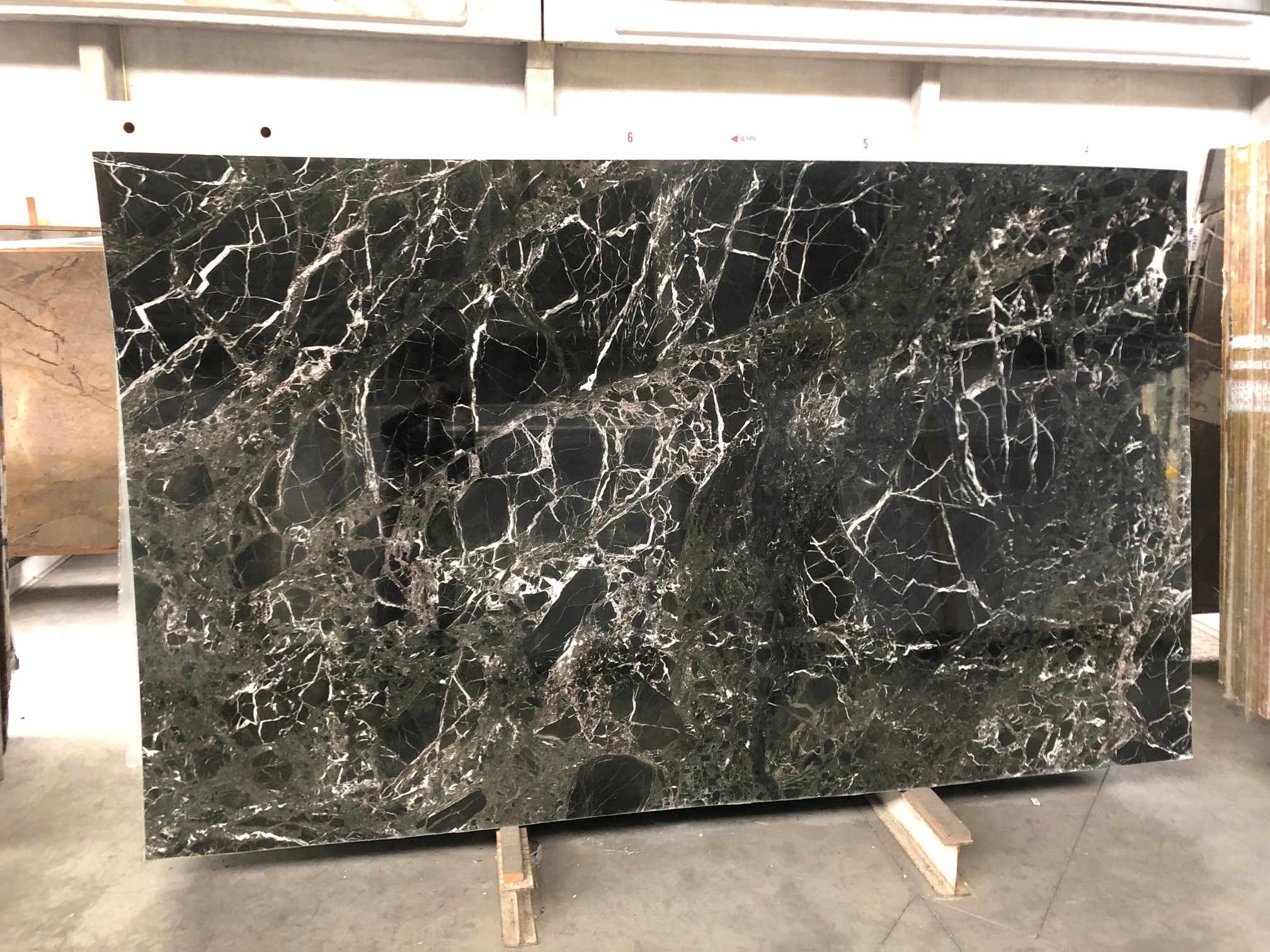 VERDE LEVANTO POLISHED bestel je bij BMB